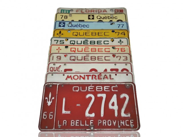 Lot d'anciennes plaques d'immatriculation du Québec, licences