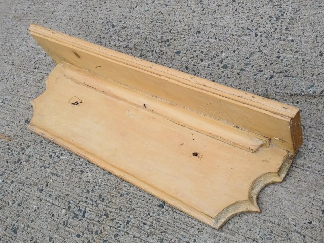 Corniche murale, tablette