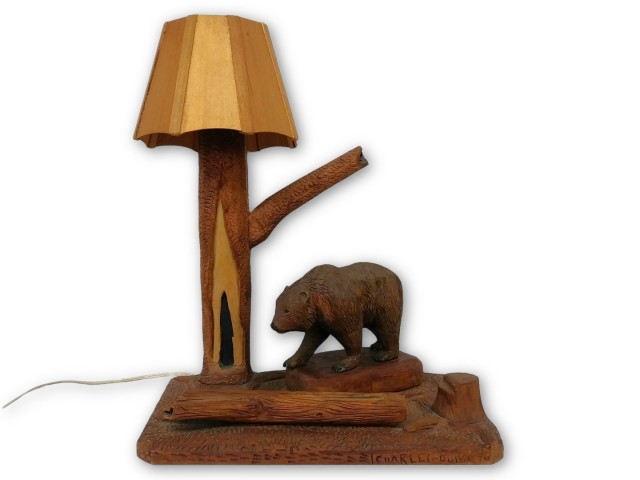 Lampe art populaire sculptée