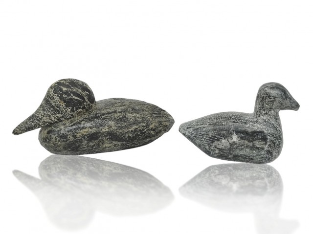 Sculptures Inuits en pierre, signées