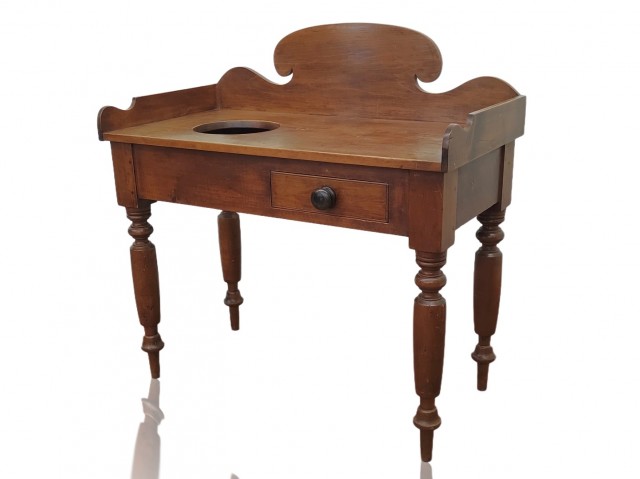 Vente d'objets et meubles antiques - commodes, tables, armoires ...